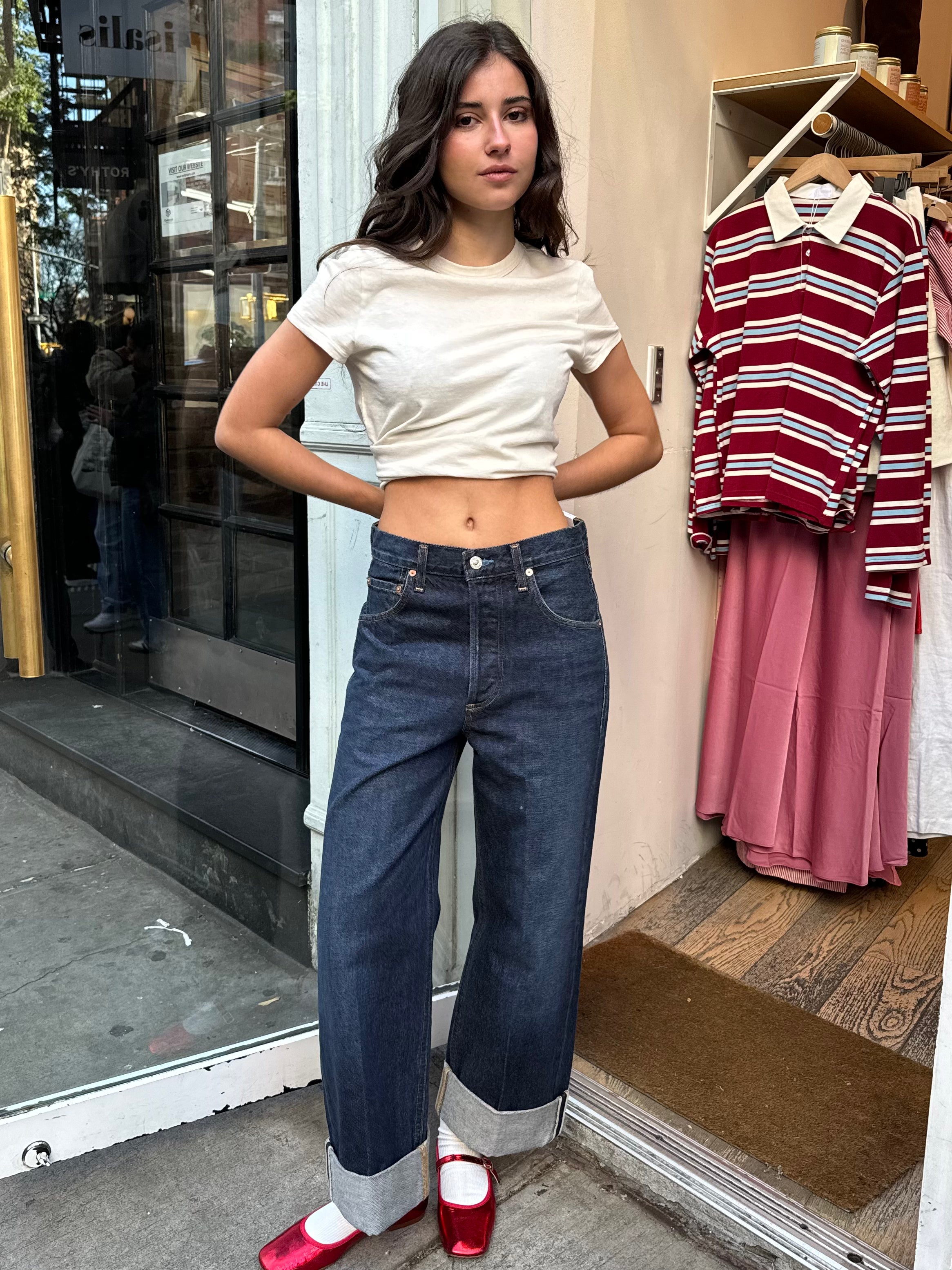 Ayla Baggy in Bravo – Isalis